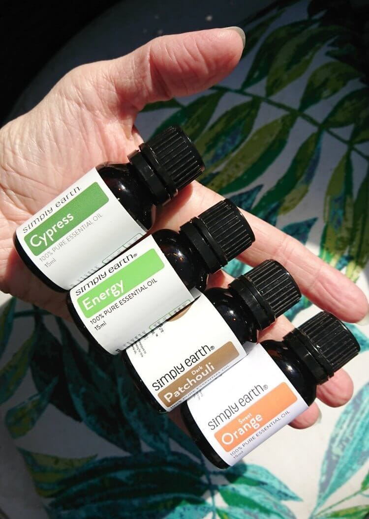 Simply Earth Reviews [Essential Oils Subscription Box]