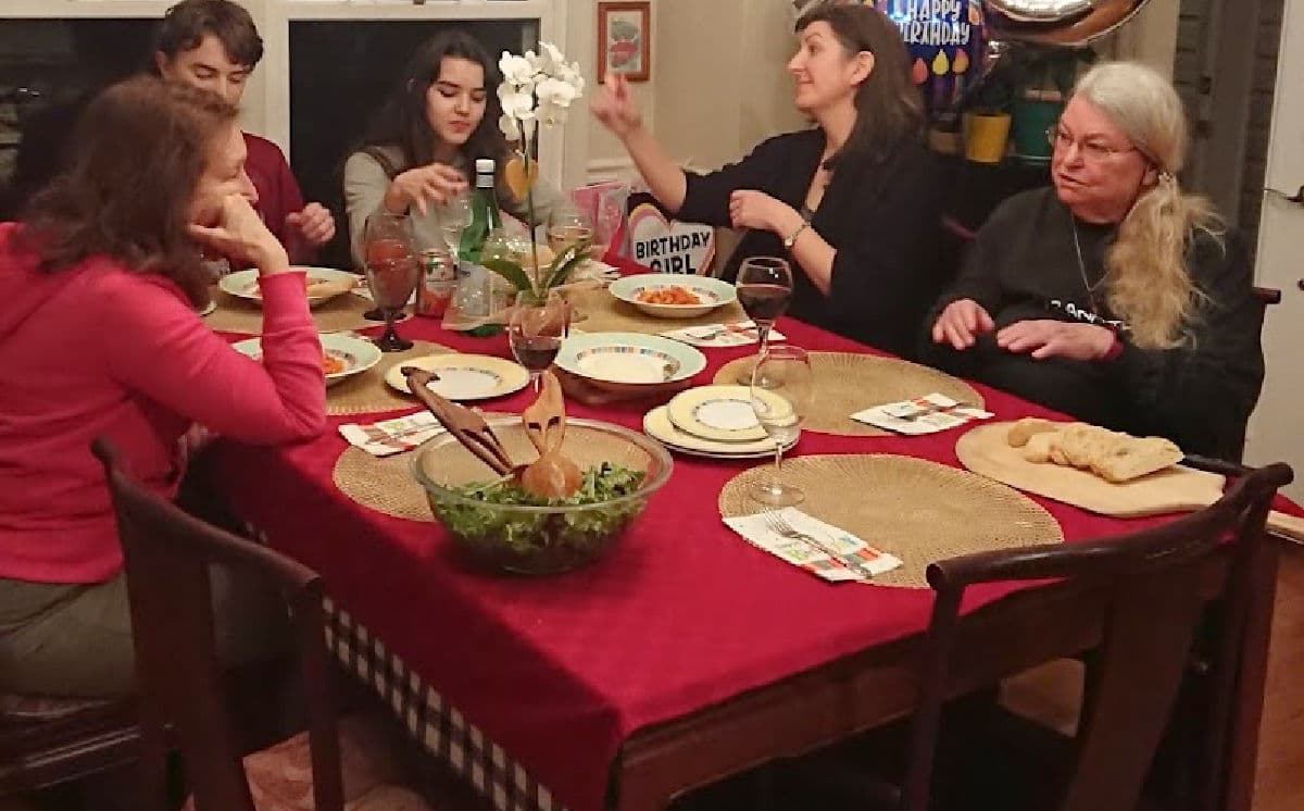 Family Dinners: The Key to Stronger Bonds and Healthier Kids