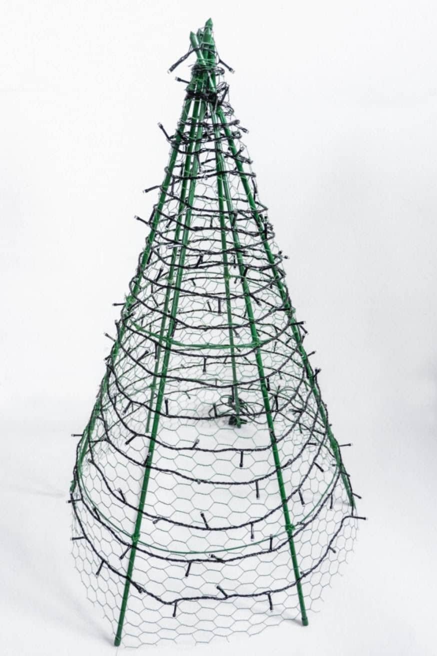 Chicken Wire Christmas Tree Tutorial - Family Focus Blog