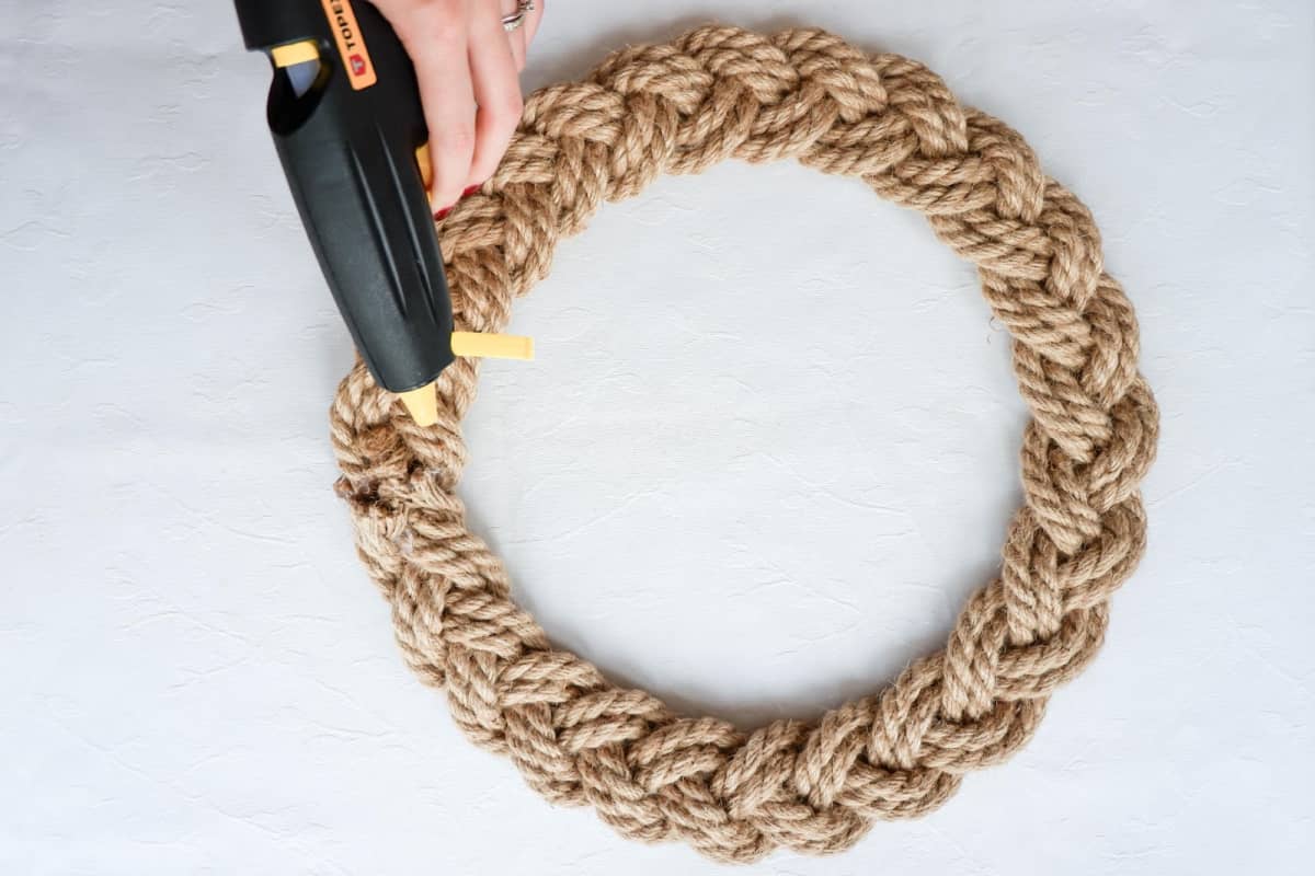 Rope Wreath Tutorial- Easy To Customize For Holidays